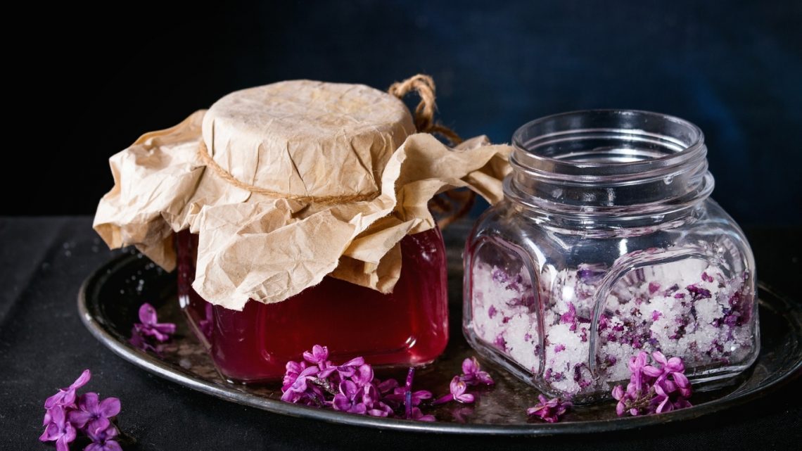 Lilac syrup is not only fragrant but also medicinal. What are benefits?